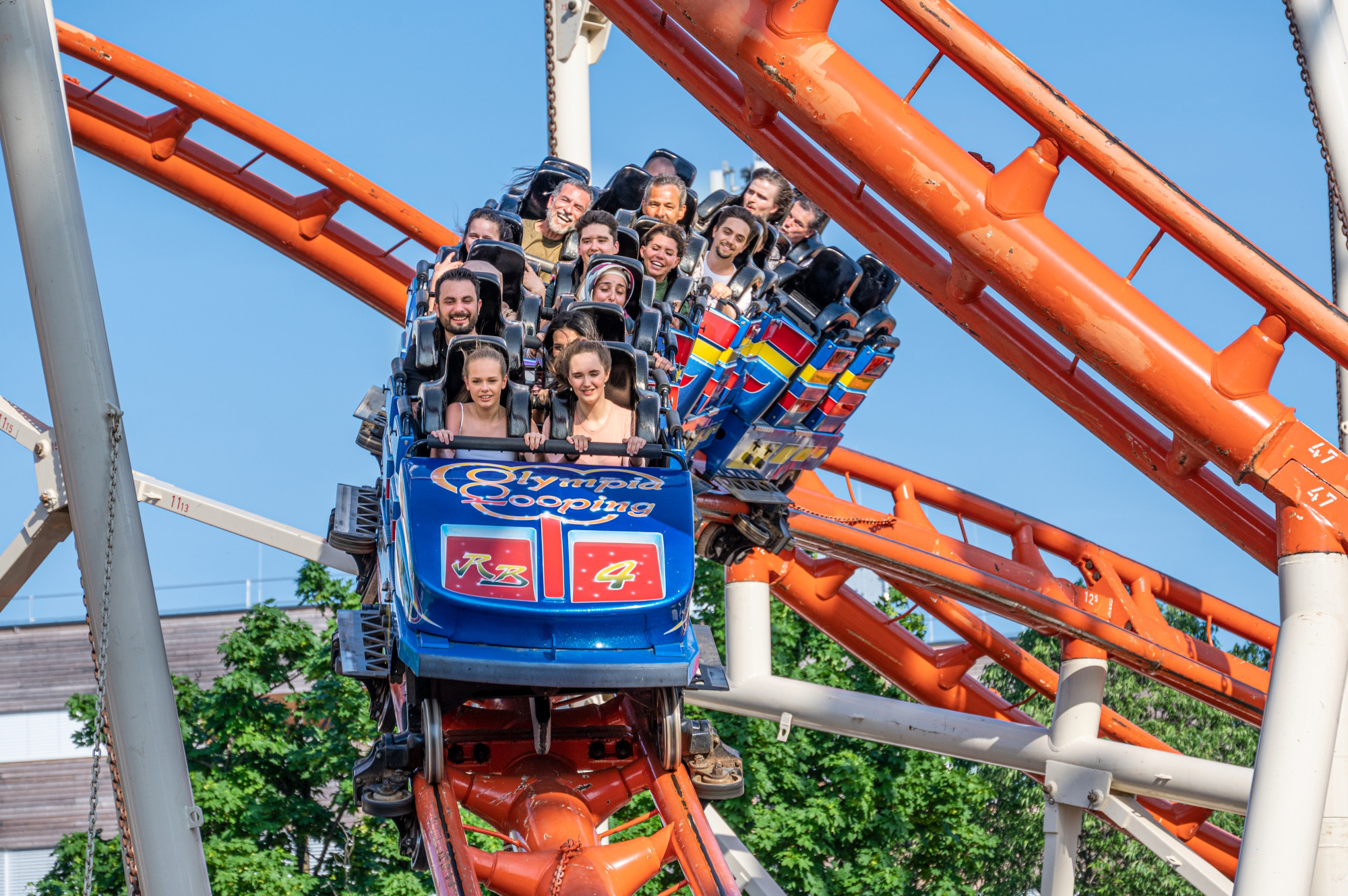Heuer zu Gast: Daemonium, XXL Schaukel und Olympia Looping ⋆ Prater.at